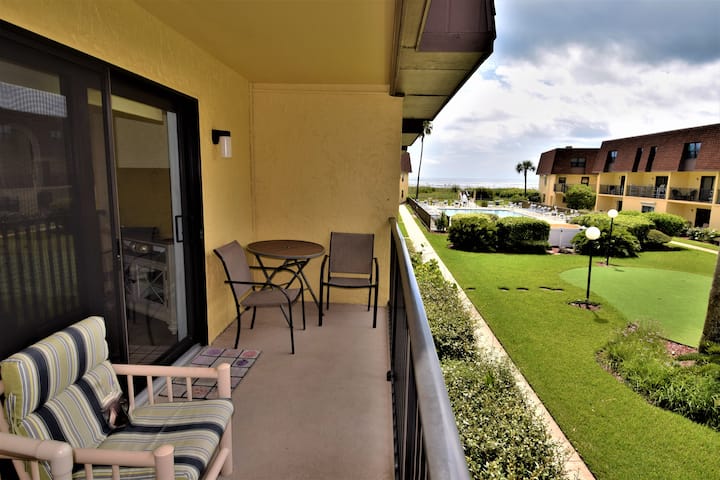 Cocoa Beach Club - Unit 220 - Ocean View Condo - Cocoa Beach, FL