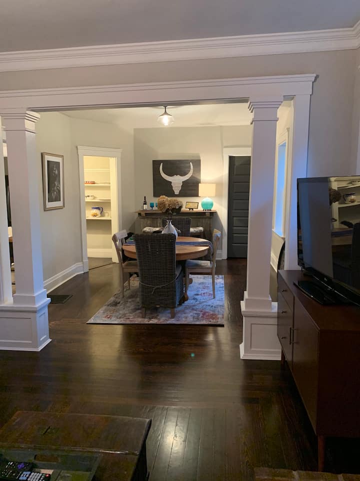 Rustic And Charming In The Heart Of Mainstrasse! - Covington, KY