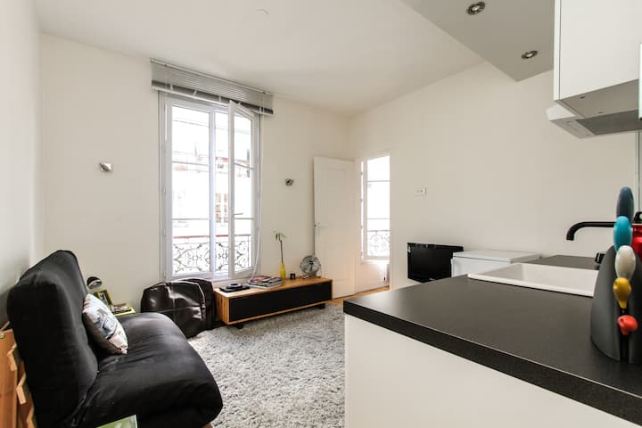 Nice Flat at Nice Street - Serviced apartments for Rent in Paris, Île ...