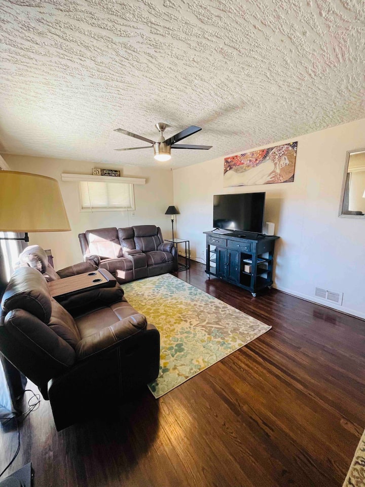 Entire 1br Duplex Business Travel Ready - Ogden, UT