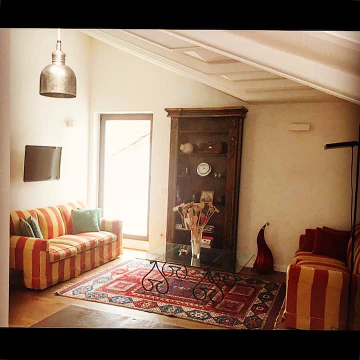 Charming Attic In Typical Townhouse Nolo District - Sesto San Giovanni
