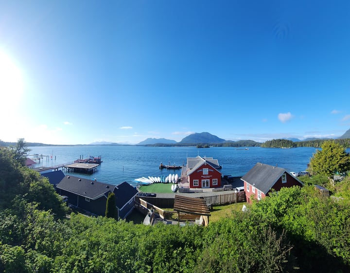 Arnet House- Ocean Views,  Hot Tub, & Downtown! - Tofino