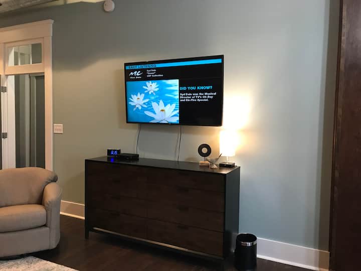 Namaste Lofts - Lotus Suite - Cloverdale, IN