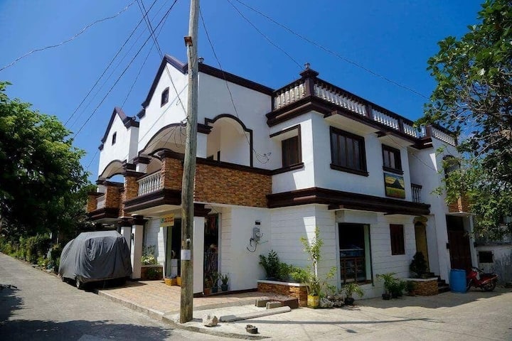 Florabells Iraya Guest House (Room 2) - Basco