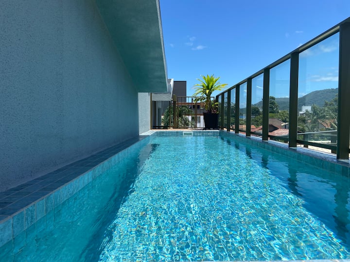 Praia Novo Campeche Com Piscina Ao Lado Do Mar - Florianópolis