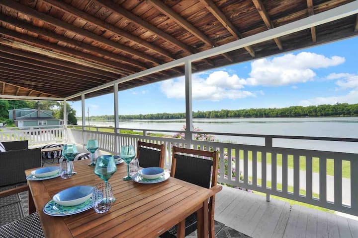 Tuscan River Retreat With Scenic River Views - Marietta, PA