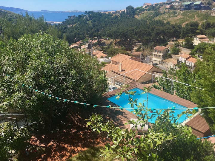 Belle Maison Vue Sur Mer  Avec Piscine Et Jardin - Marseille