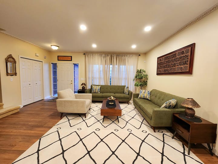 4 Bed Home - 7 Mi To Downtown Ann Arbor - Ann Arbor, MI