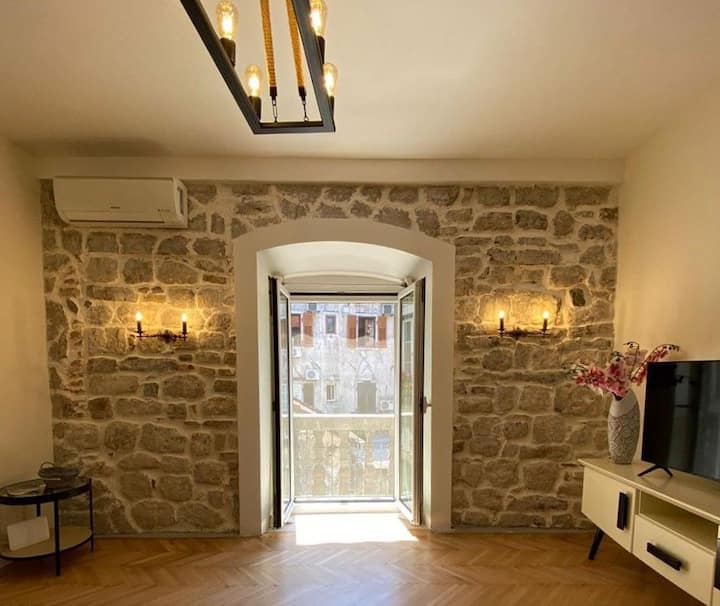 Remodeled Condo In Old Town Kotor. - Kotor