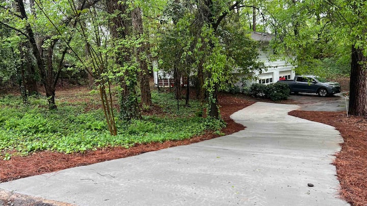 Athens Retreat: Comfort + Location! - Athens, GA