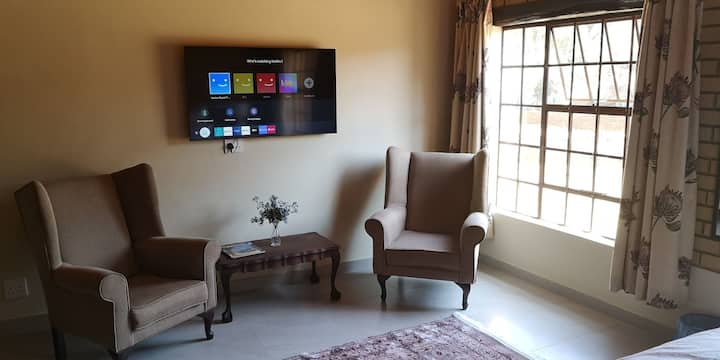 Azalea Guest Farm Protea Room - Carletonville