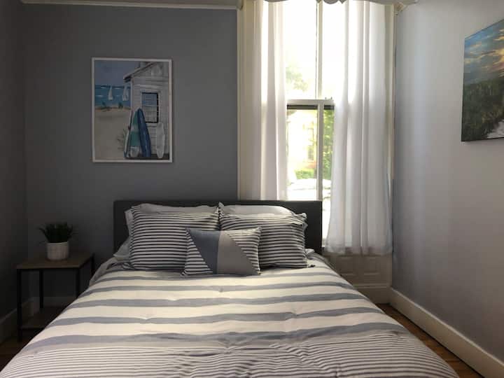 Downtown, Vibrant 1 Bedroom W/ Parking - Portland