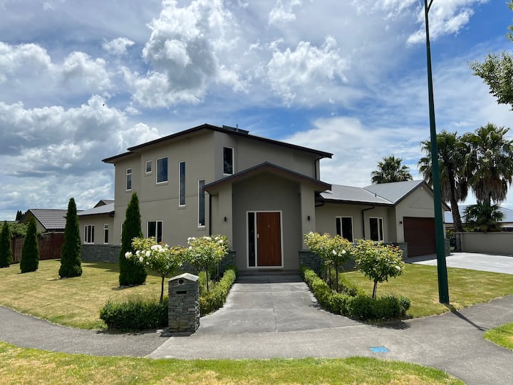 Family Friendly Home - Clive