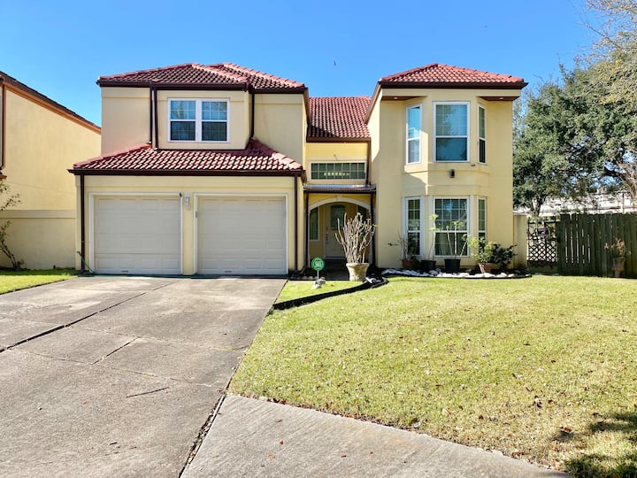 Lux Villa Sugarland/houston - Sugar Land, TX