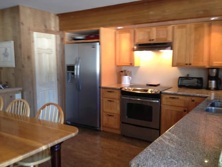 Squaw Valley 4bdrm 2bth, Hot Tub, - Olympic Valley, CA
