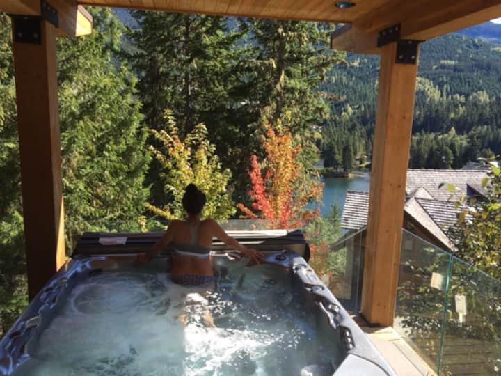 Stunning Whistler Chalet Overlooking Alpha Lake - Whistler