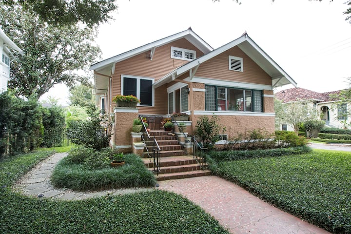 Cozy Craftsman On The Corner - Metairie, LA