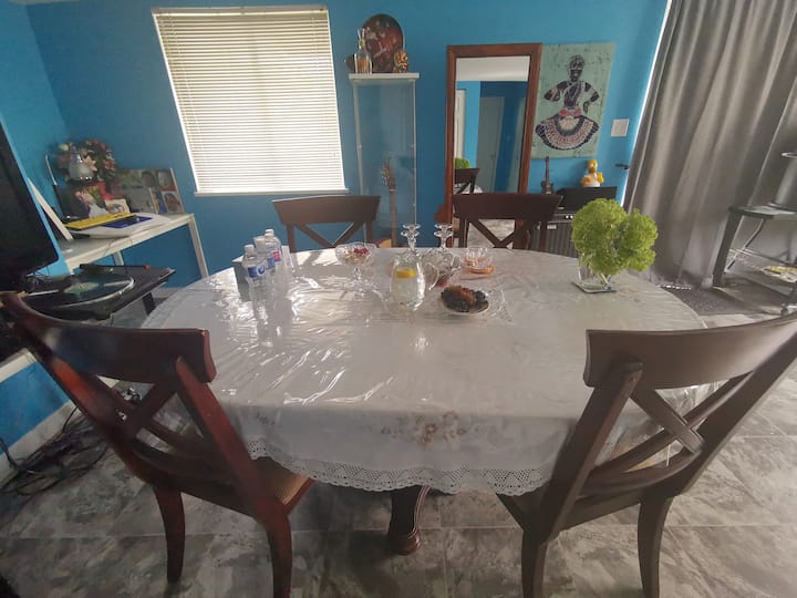 Independent 1 Floor, 1 Bedroom Near Hwy 7 - Abbotsford