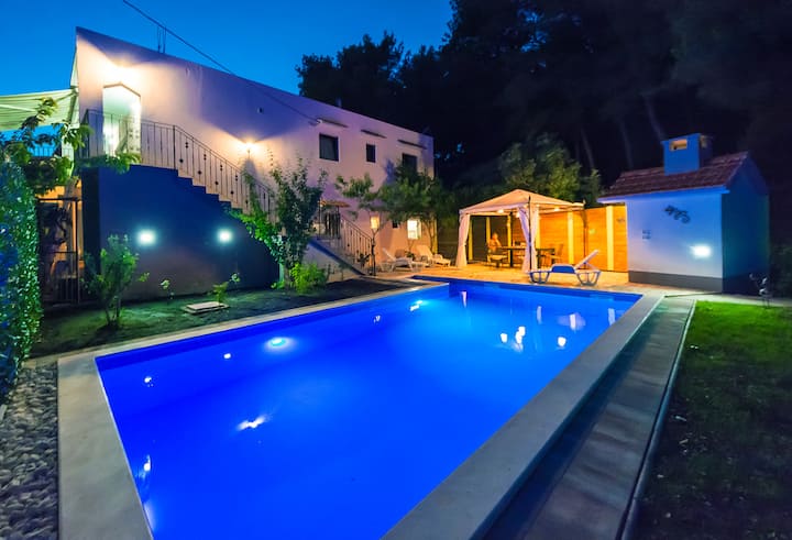 Apartment Korina & Sophia - Split