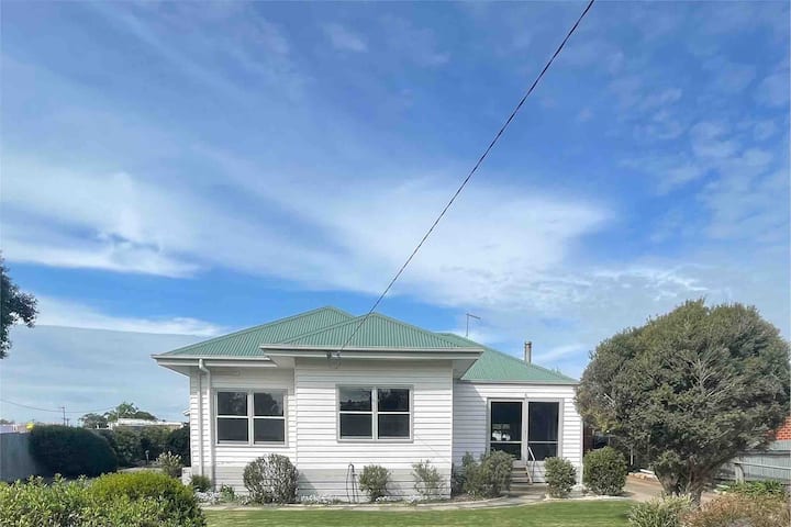 Minyip Holiday Rentals & Homes - Victoria, Australia | Airbnb