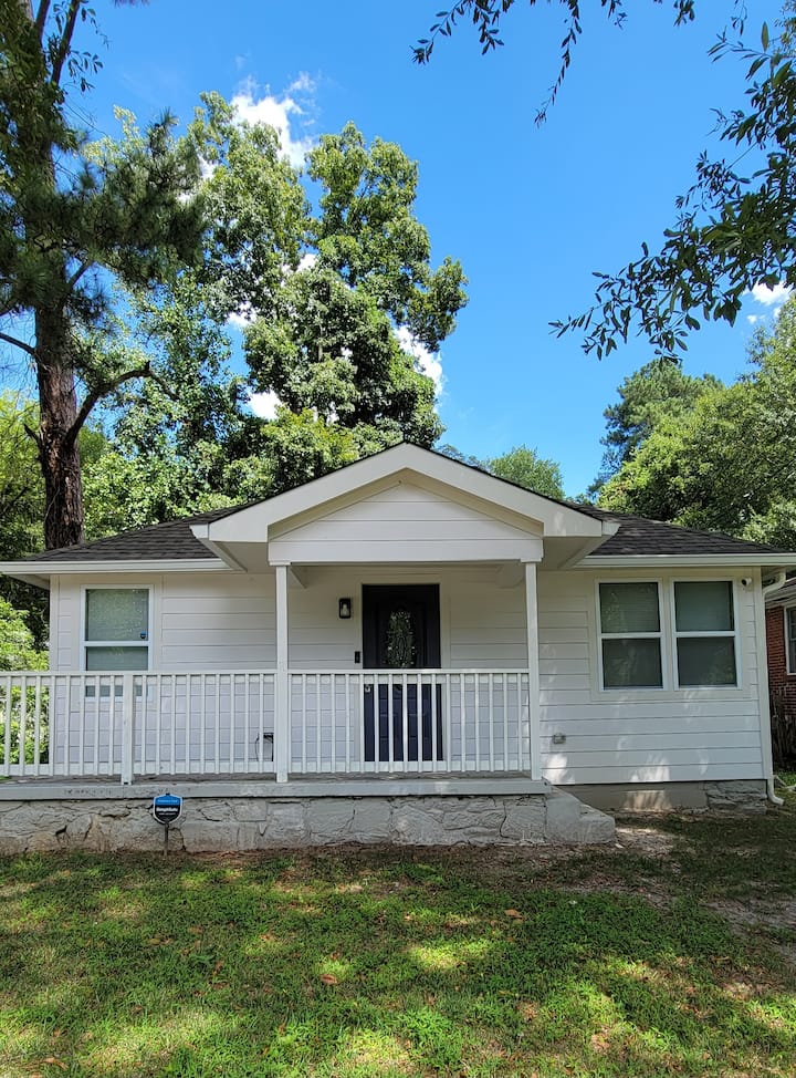 Cute Westside Cottage - Atlanta, GA