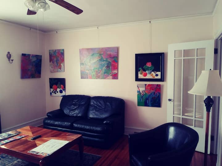 Entire Ginter Park Apt 3 Beds, Self Check-in! - Richmond, VA