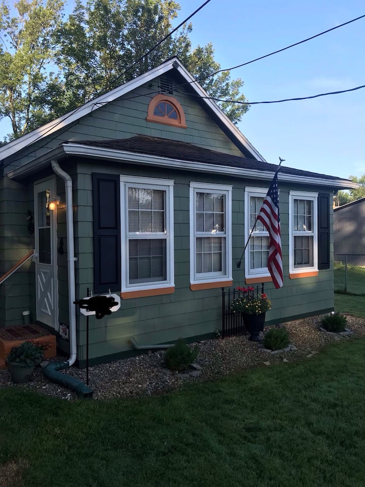 Lakehouse Getaway - Evangola State Park, Irving