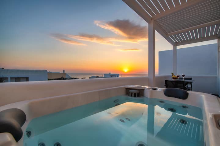 Elea Hub Outdoor Heated Tub In Oia - Oia