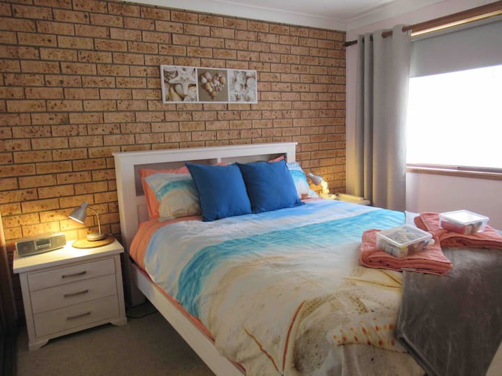 Walk To The Beaches, 5 Mins. No Cleaning Fee. - Batemans Bay