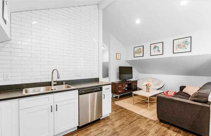 Modern Studio Steps From Tennyson Street - Carousel, Denver