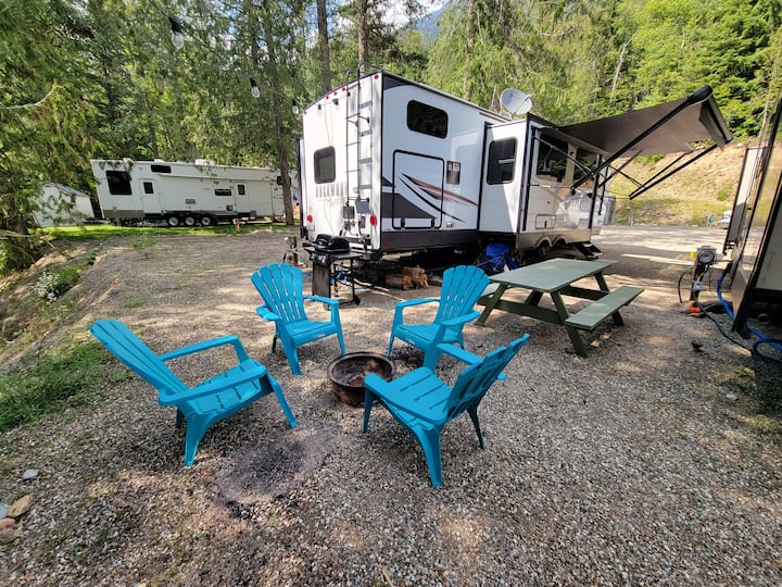 Cozy Glamping Stay Near Revelstoke - Revelstoke