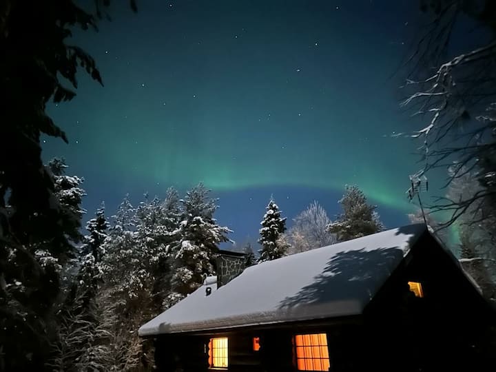 Charming Wooden Cottage By A Lake - Rovaniemi
