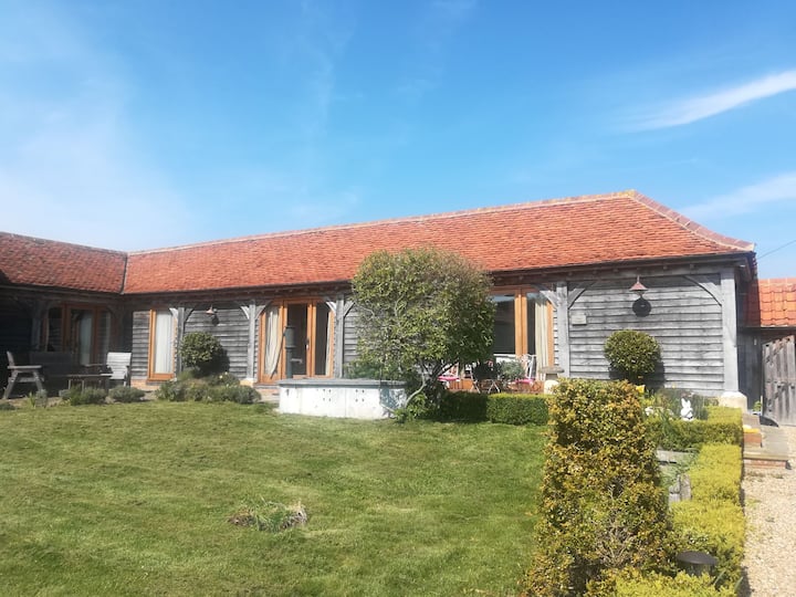 Cart Lodge Barn - Optional Hot Tub, Wood Burner - Maldon, UK