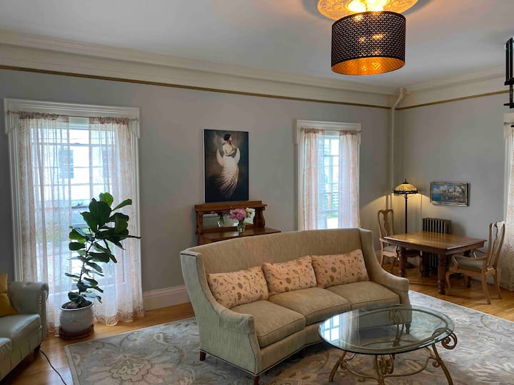 Elegant, Spacious, Renovated, Sunny Apartment! - Bath, ME