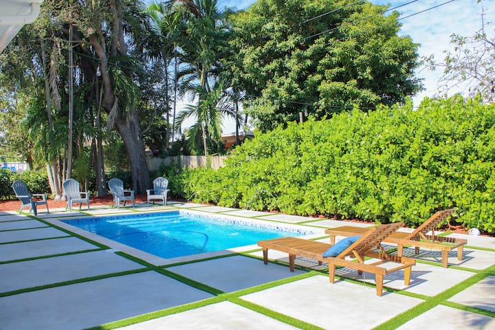 Miami Little Gables Home Heated Pool Near Airport - South Miami, FL