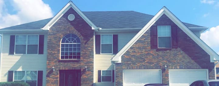 Beautiful Modern Home - Stockbridge, GA