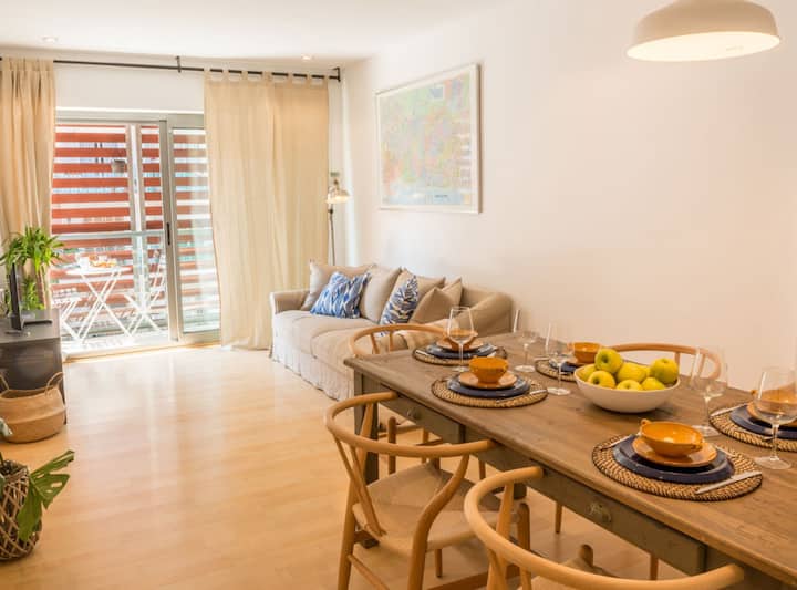 Casilda's Yellow Barcelona Beach Boutique - Barcelona