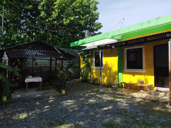 2 Bedroom House Near Hundred Island National Park - Alaminos