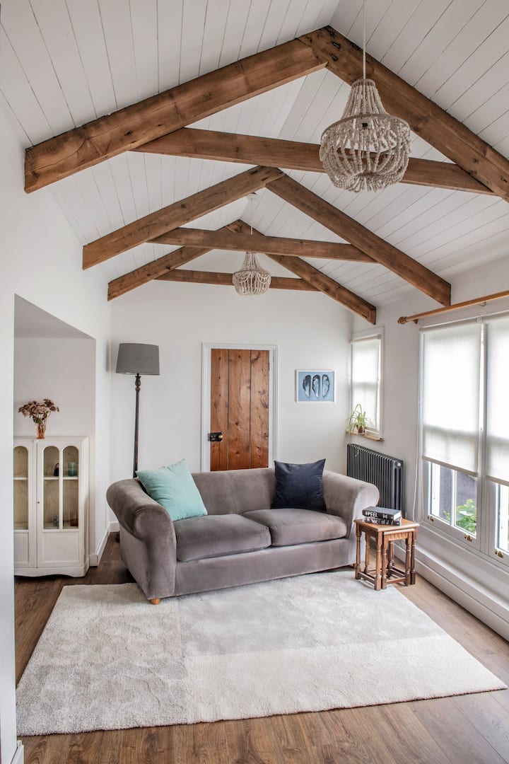 Gorgeous Apartment. Stunning Views. Parking. - Newlyn