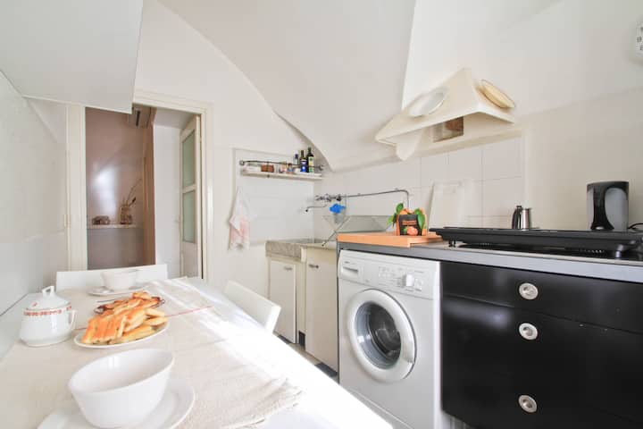 Typical Cosy Flat 50 M From The Sea - Finale Ligure