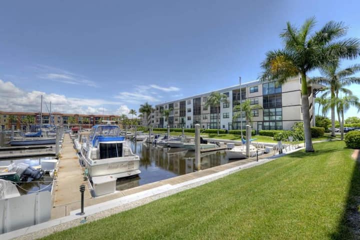 Waterfront Condo 304, Close To Old Naples - Naples