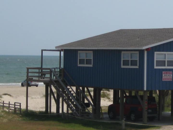Vintage Charm Right On The Beach! - Surfside Beach, TX