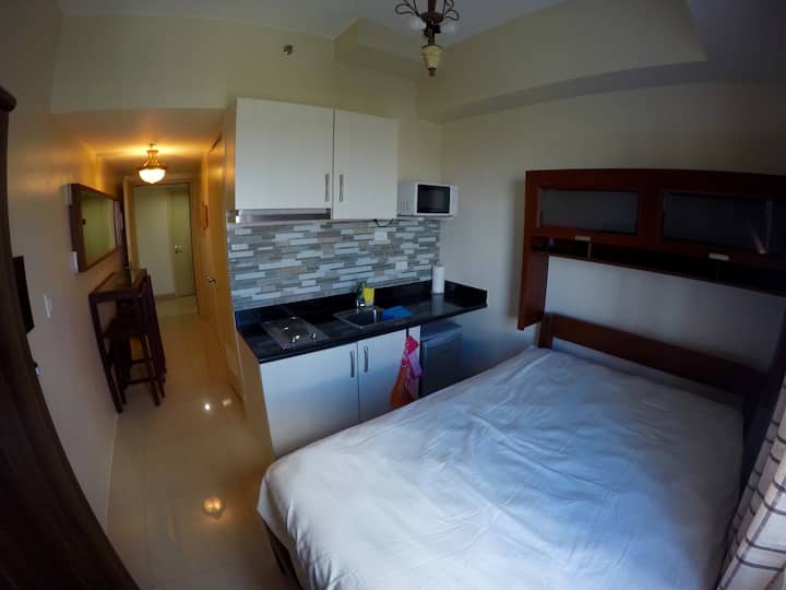 Makati Cbd Studio Flat Near German Embassy - Manila