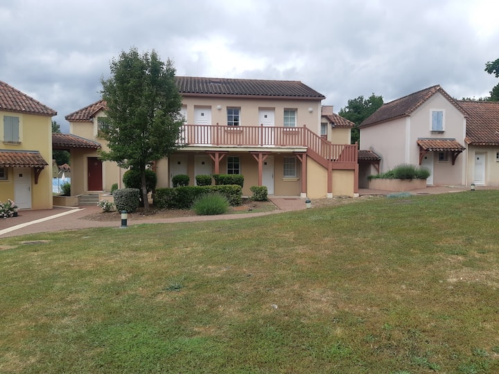 Charmant Logement Pour 4 Avec Piscine Chauffée - Monflanquin