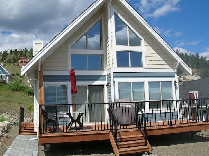 Family Paradise Cottage In Kelowna With Lake Views - Lake Country