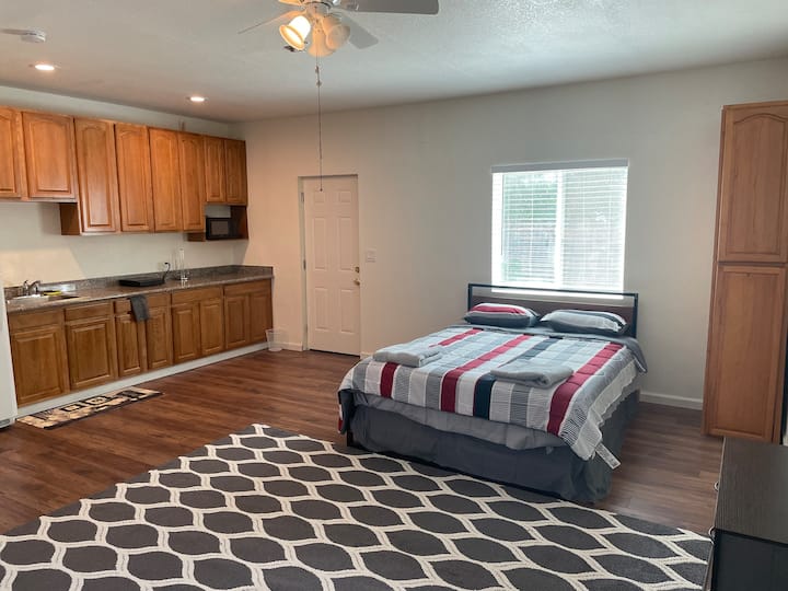 Beautiful Guesthome In Downtown Concord!! - Concord, NC