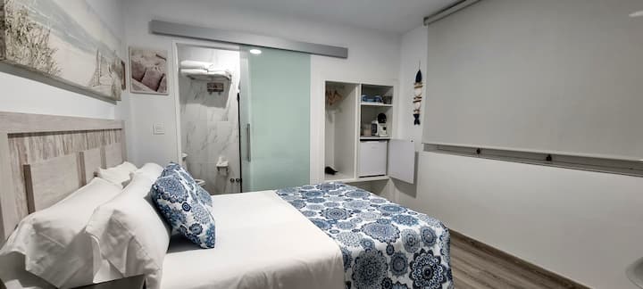 Habitación “Marisé 2”: A/c, Baño Privado Y Terraza - El Grove