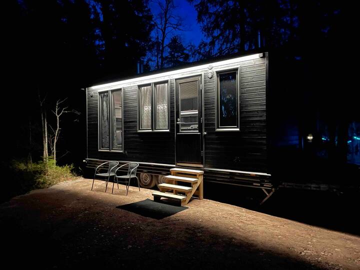 Ihastuttava Mökkivaunu Saunalla - Lohja