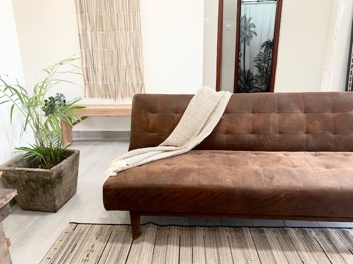 Akaabo Osu - Artisanal Suite - Accra