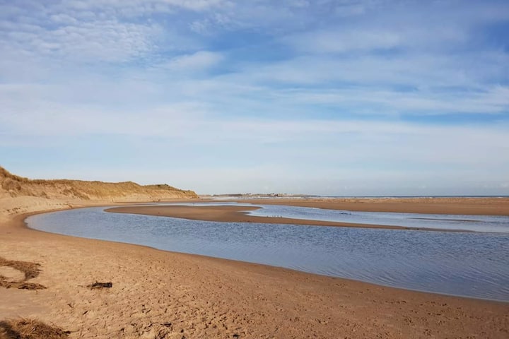 Moffat's Cottage - Near Beaches, Sleeps 4 - Beadnell